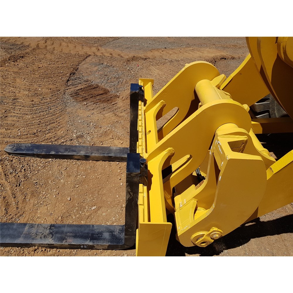 CARRIAGE GRP- FORKS FUSION 938 | Tilly’s Crawler Parts