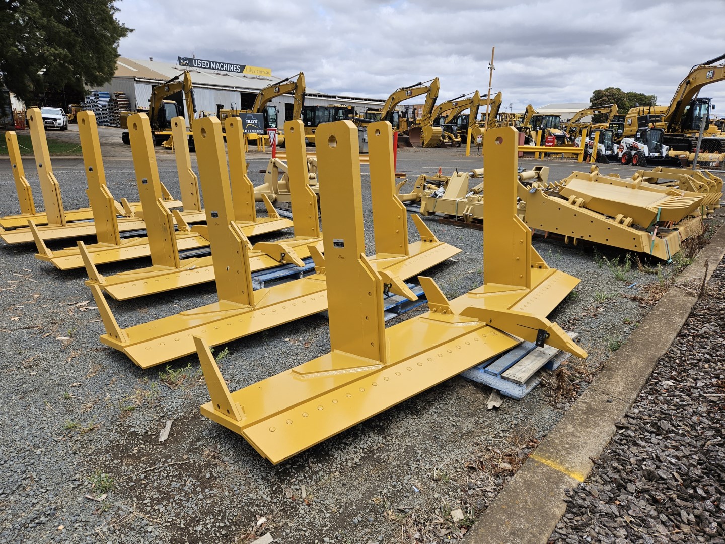 CUTTER BAR - D9R D9T 4500MM | Tilly’s Crawler Parts